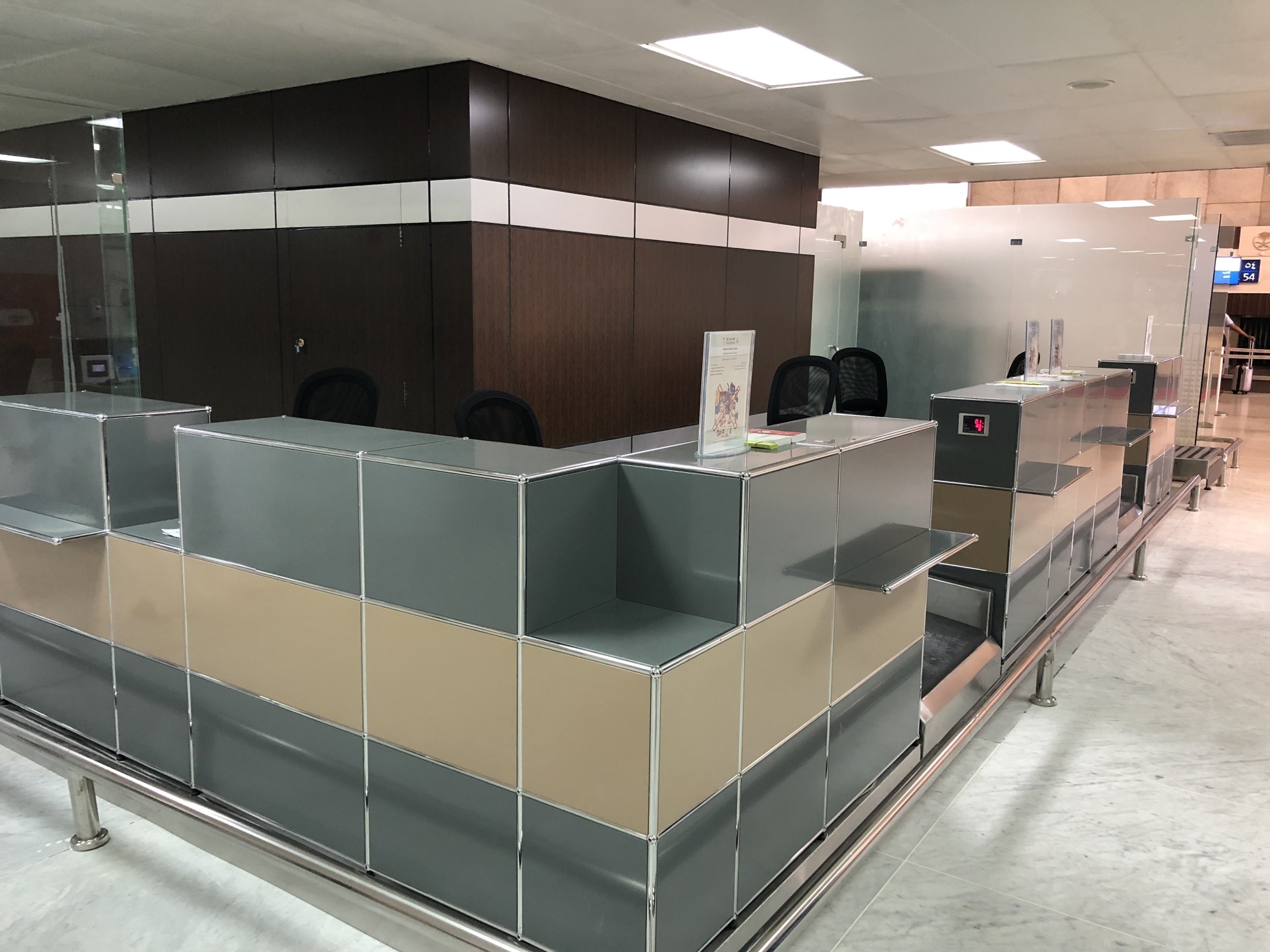 Stationary check-in desk - Airport Suppliers