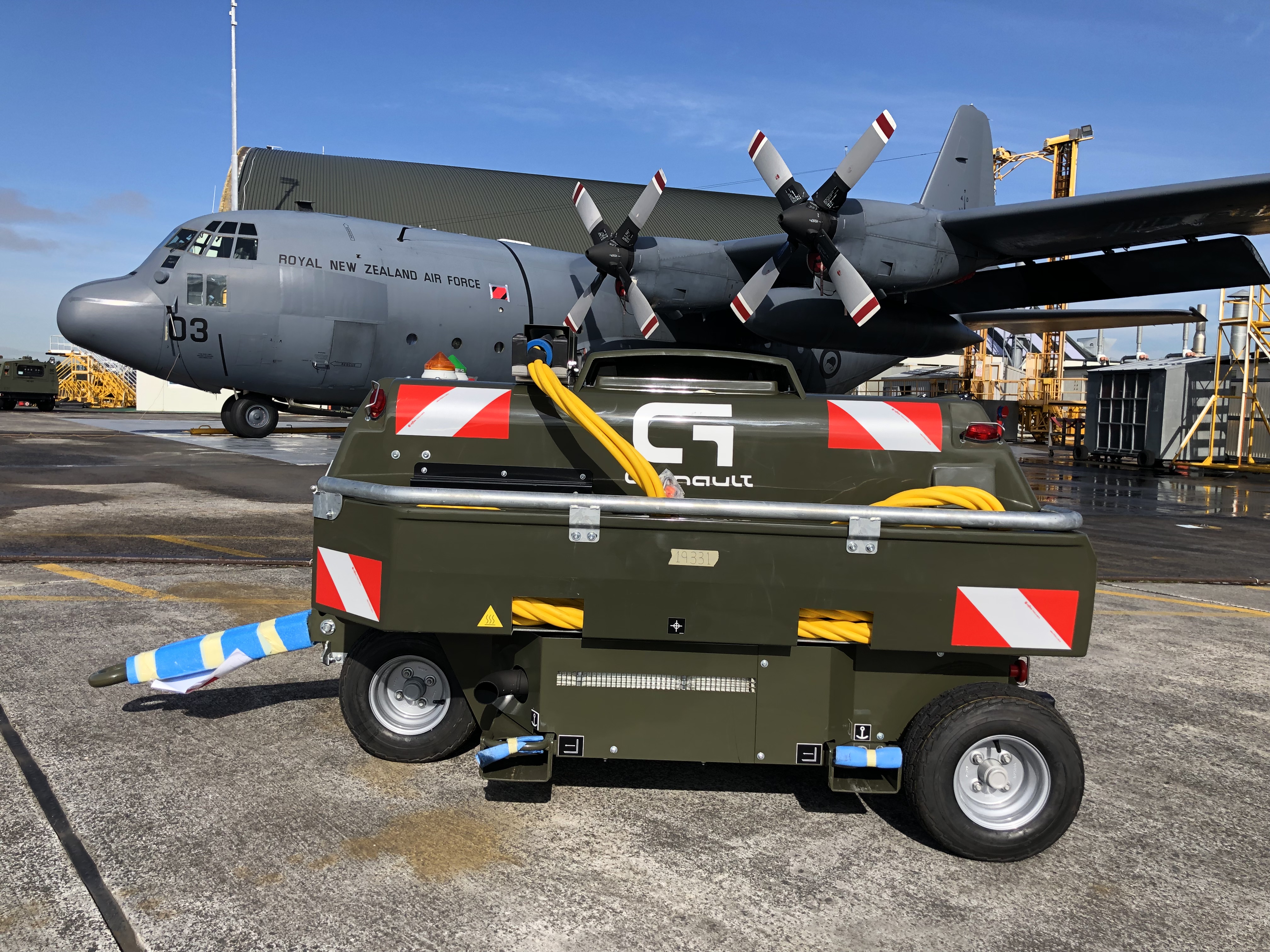 MILITARY COMPACT MOBILE GROUND POWER UNIT - image 3 - Airport Suppliers