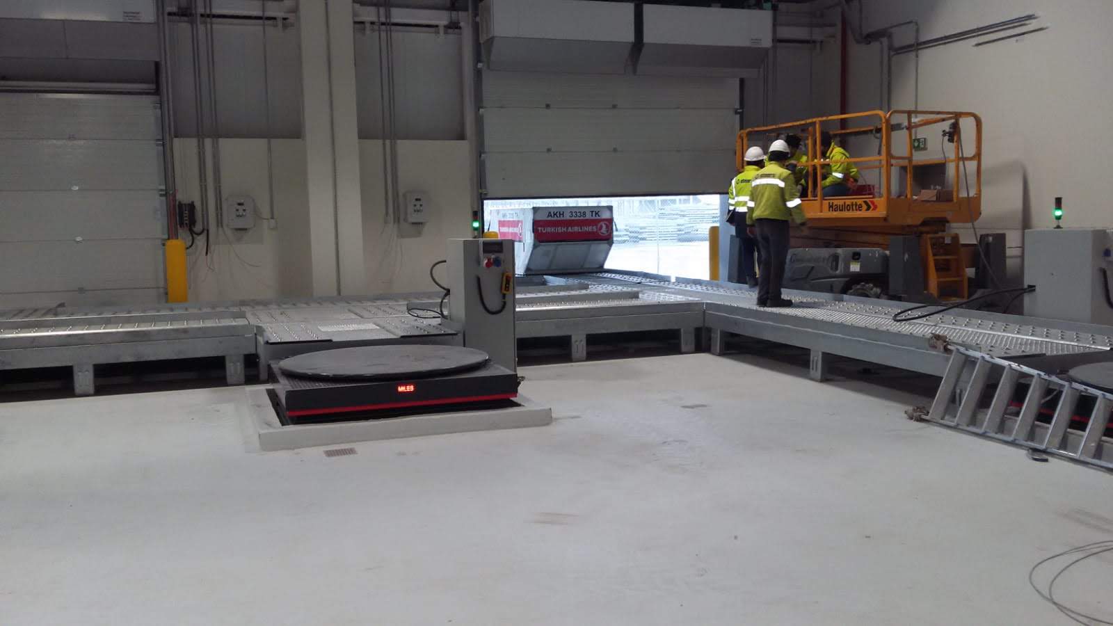 ULD Maintenance Platform Lift - Airport Suppliers