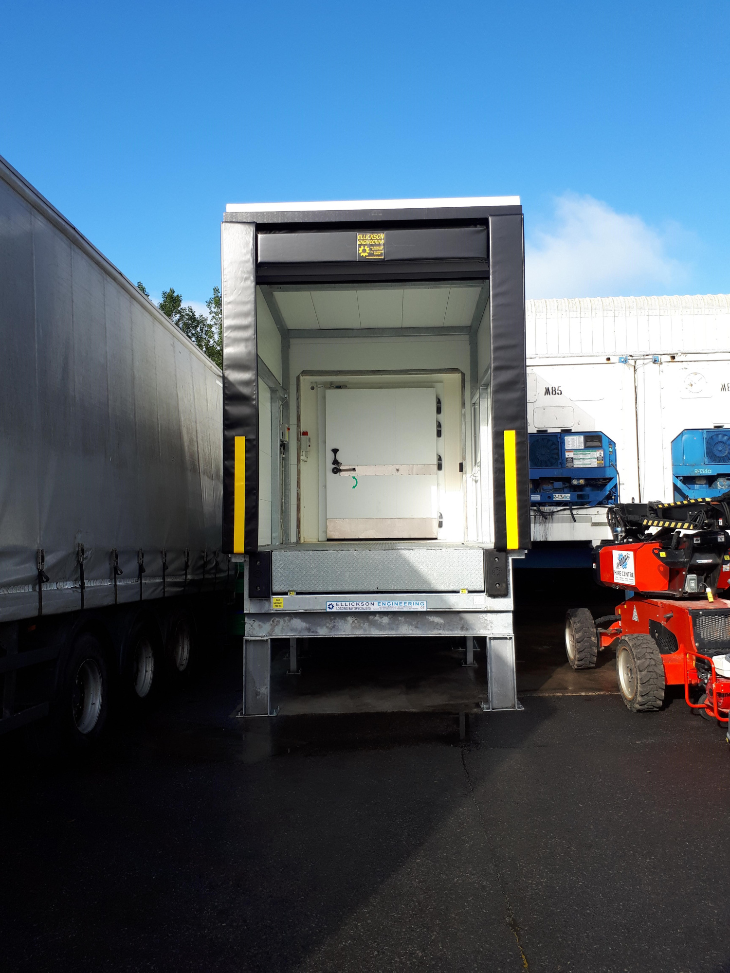 Loading Dock Pods – Portable cold storage - Airport Suppliers