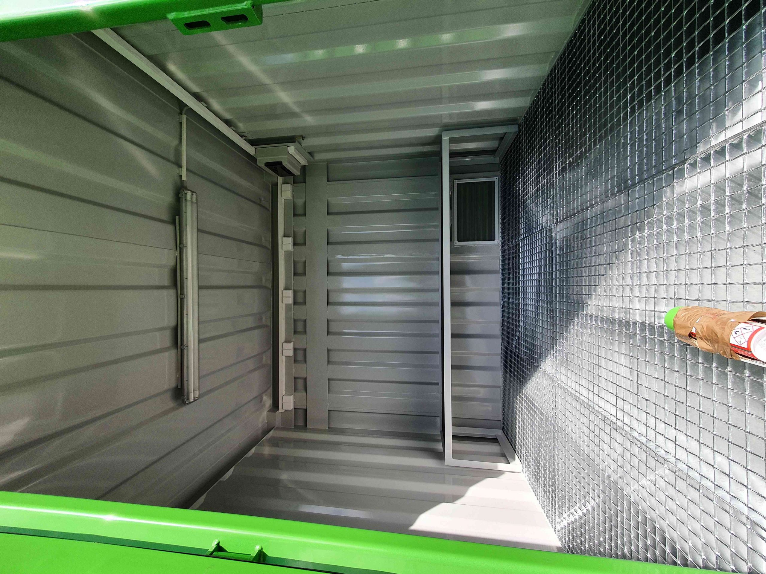 Traviation primary image 1_Battery Charging Container - Airport Suppliers