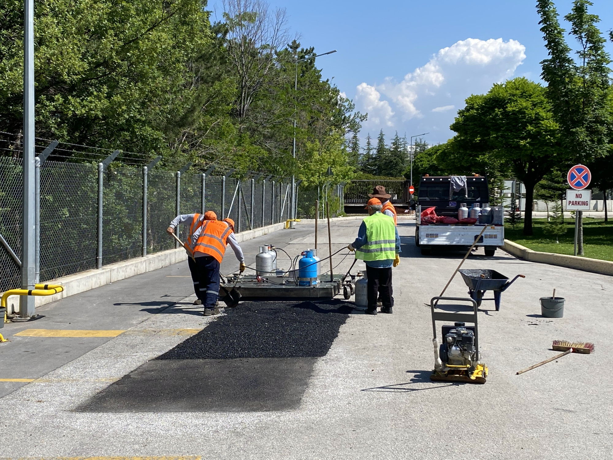 ASTEK Infrared Asphalt Patching System - Airport Suppliers