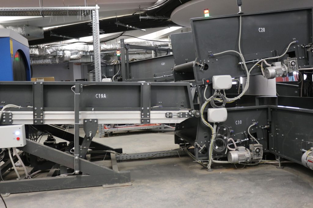 Self Trust Vertical Diverter - Baggage Handling System - CITCOnveyors ...